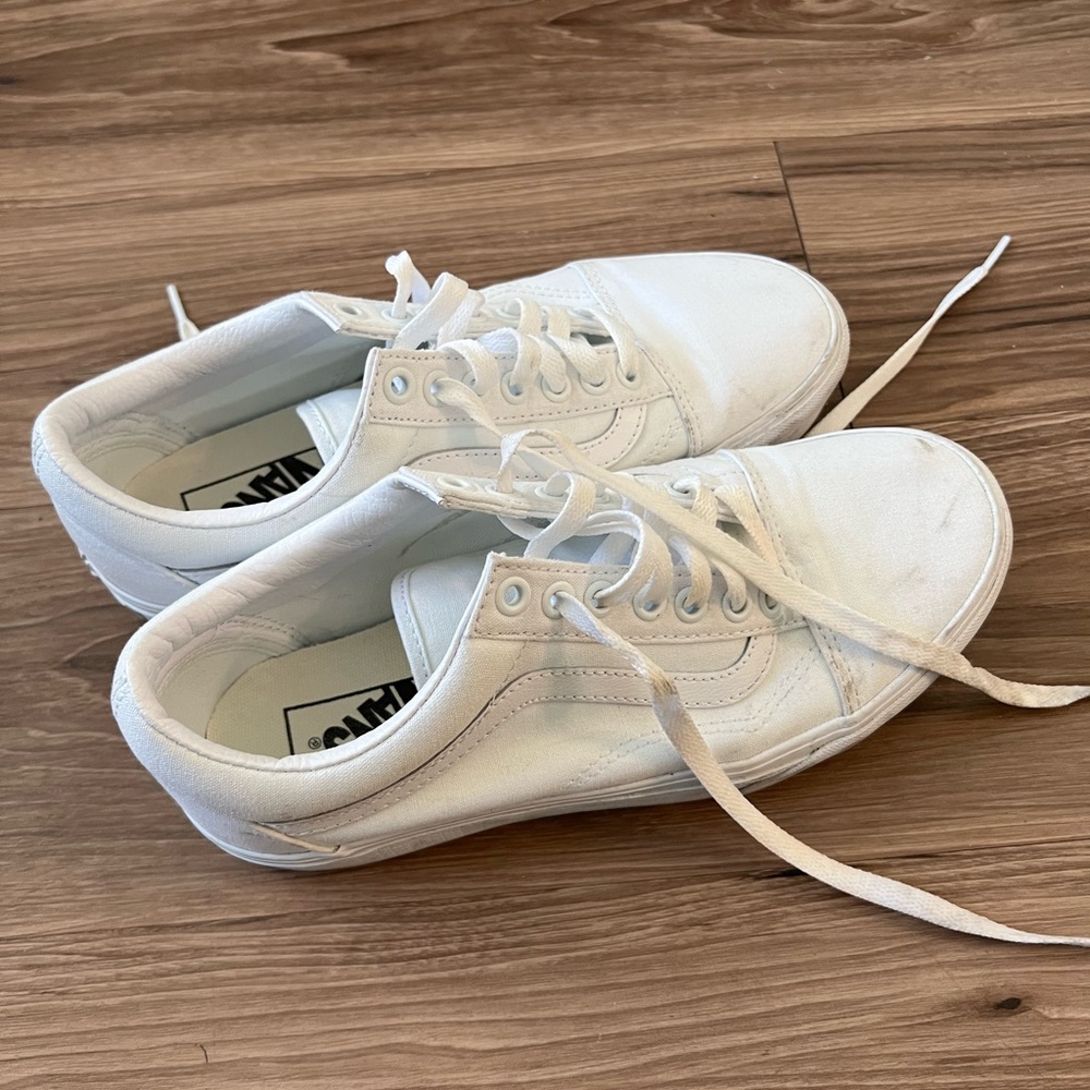 All White Vans Ward Lo Platform Sneaker Size 8 - Gem